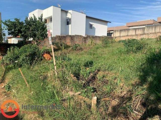 Terreno à venda no Jardim das Palmeiras com 253m²