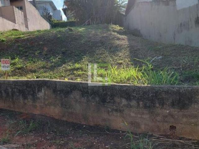 Terreno à venda no Jardim das Samambaias