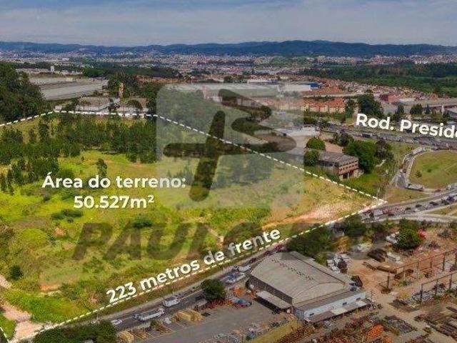 Terreno à venda no Jardim dos Pimentas