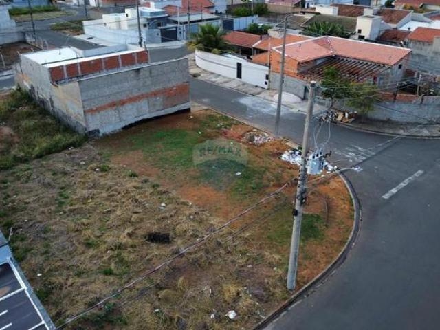 Terreno à venda no Jardim Imperial, c/ 202,62 m² e totalmente plano e de esquina em Mogi Guaçu SP