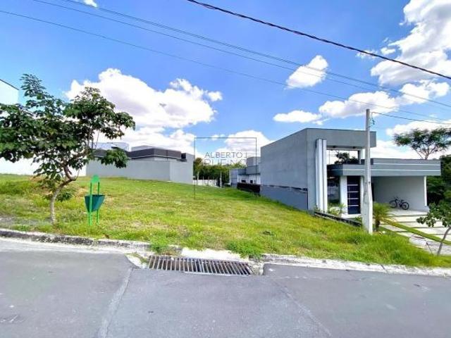 Terreno à venda no Jardim Laguna em Indaiatuba com 373m², condomínio com lazer completo, segurança e