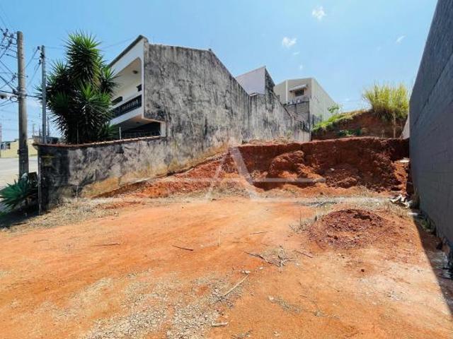Terreno à venda no Jardim Santa Paulina
