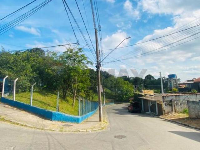 Terreno à venda no Jd. Capoavinha Residencial e Comercial de Bairro à Venda em Mairiporã 300 m² R$