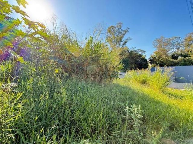Terreno a venda no Loteamento Alto das Figueiras, bairro Marambaia em Vinhedo