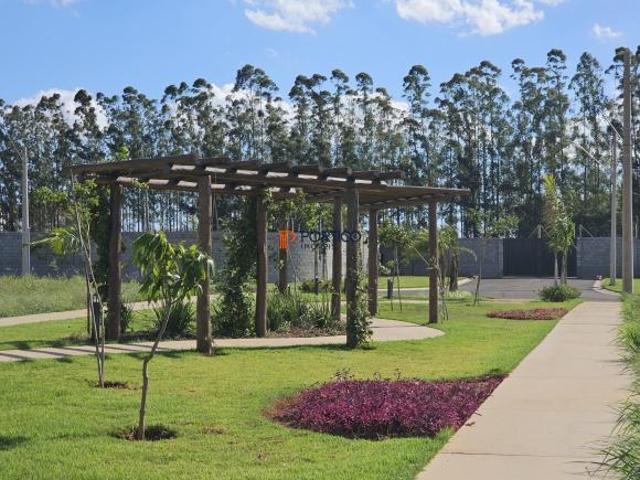 Terreno à venda no lindo Residencial das Acácias em Paulínia!