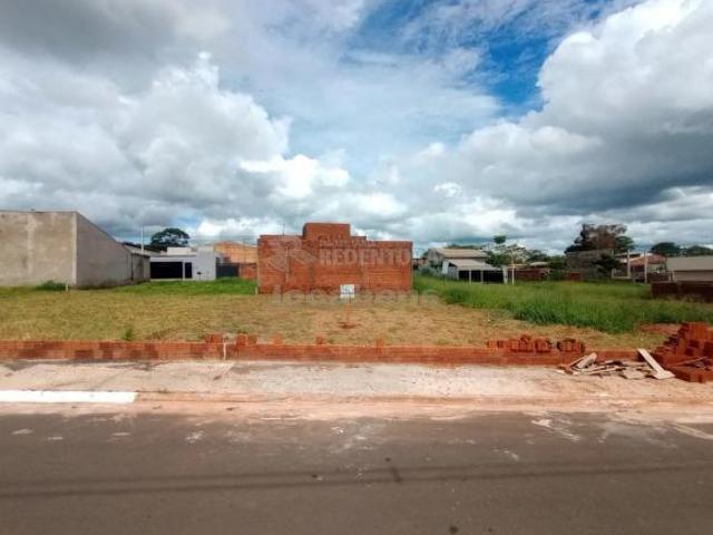 Terreno à venda no Morada Real