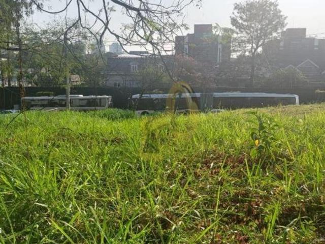 TERRENO A VENDA NO MORUMBI