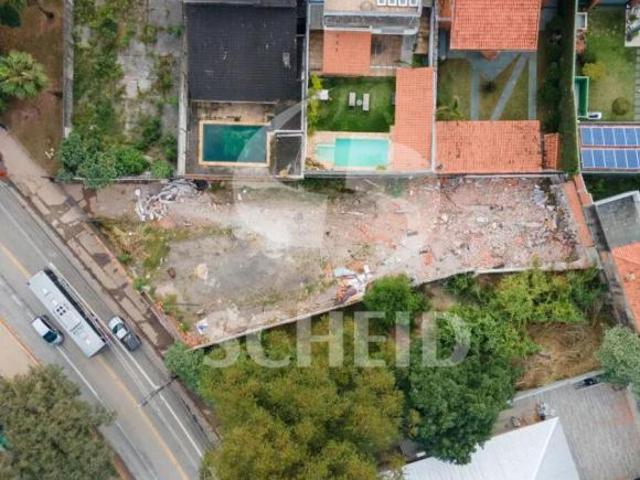 TERRENO À VENDA NO MORUMBI 725 METROS