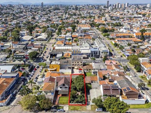 Terreno à Venda no Novo Mundo – 444 m² | Alto Potencial Construtivo ZR3