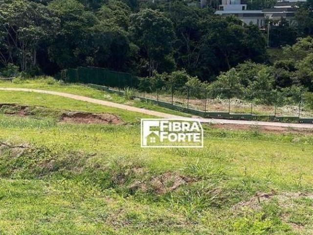 Terreno à venda no Sainte Anne Le Jardin em Sousas com 583 m² e fundo para mata