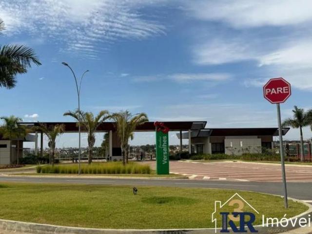 Terreno à venda no Pólo Empresarial Goiás