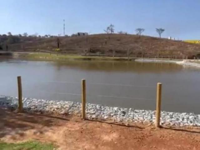 Terreno à venda no Portal do Sol