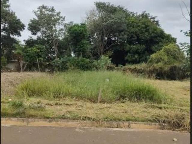 Terreno à Venda no Parque das Árvores