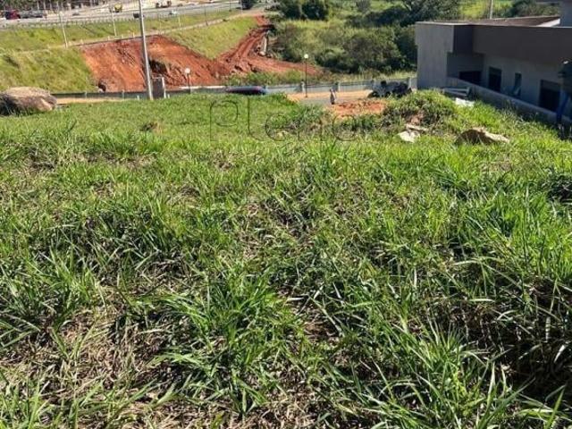 Terreno à venda no Parque Rural Fazenda Santa Cândida, Campinas