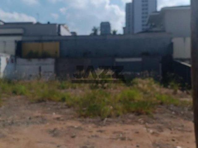 Terreno à Venda no Parque Residencial Aquarius em São José dos Campos 680m² em Localização Privile