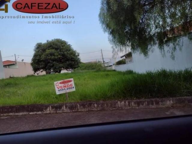 Terreno à venda no Parque Santa Isabel