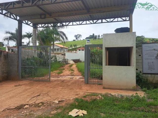 Terreno à venda no Parque Santa Tereza