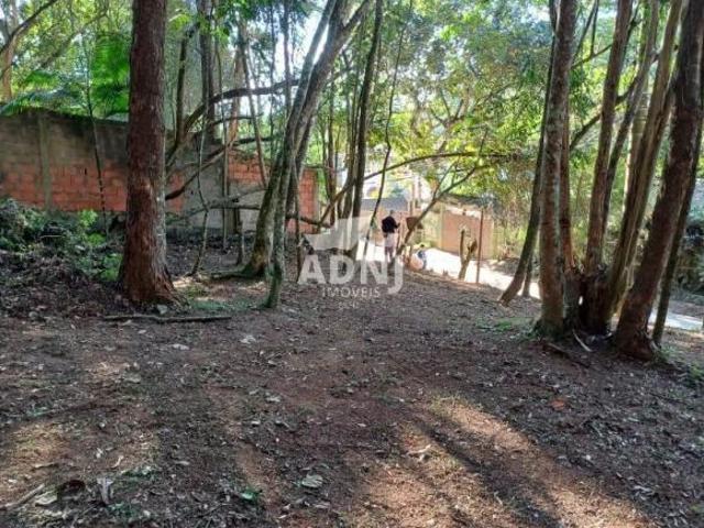 Terreno à venda no Parque Yara Cecy em Itapecerica da Serra SP 466,50m² de área!