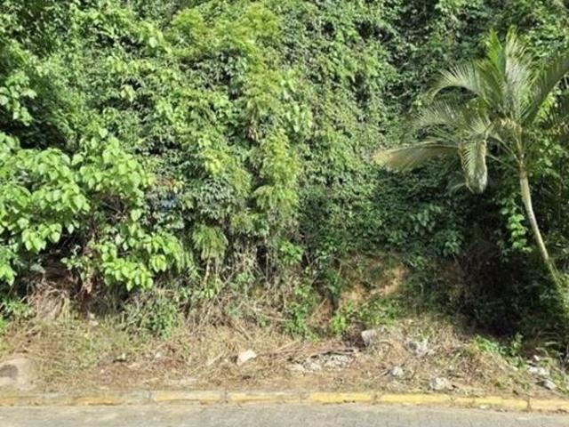 Terreno à Venda no Perequê – Ilhabela