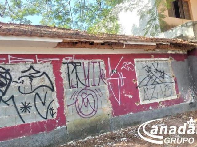 Terreno à venda no Quitaúna