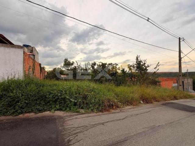 Terreno à Venda no Residencial Lagoa Park em Divinópolis MG