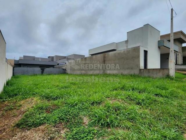 Terreno à Venda no Residencial Maria Julia