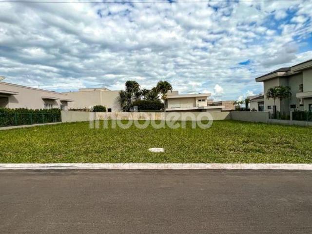 Terreno a venda no residencial Santa Felicidade, medindo 450mt²