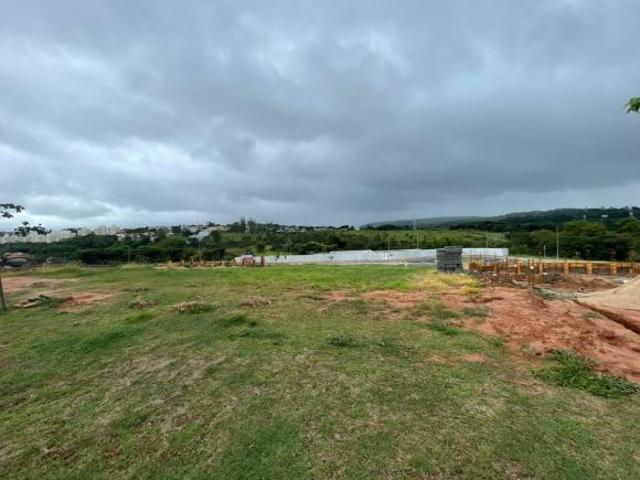 Terreno a venda no Residencial Serena, região do Alphaville