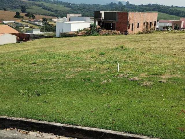 Terreno a venda no Village Ipanema 2 Araçoiaba da Serra 4 Dorms