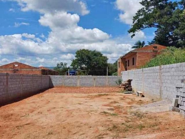 Terreno à venda na Água Doce