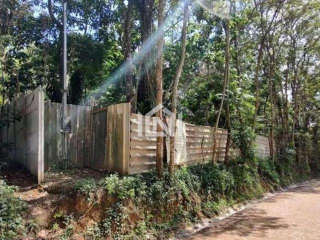 Terreno à venda na Granja Viana
