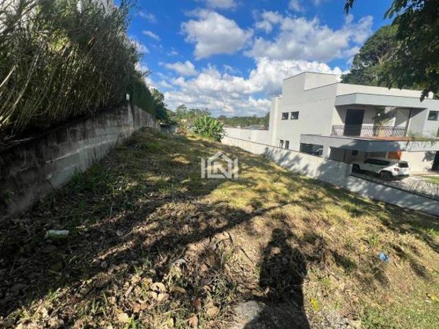Terreno à venda na Granja Viana