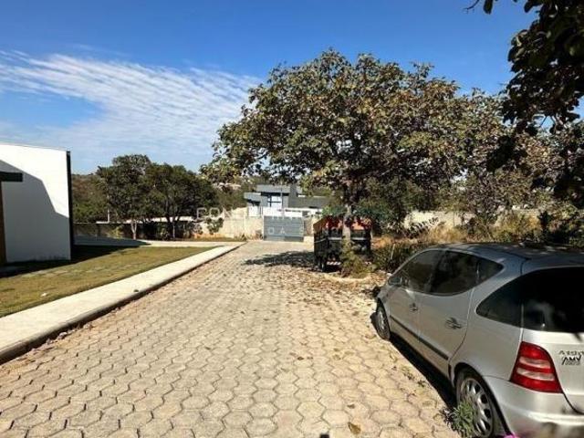 Terreno à venda na Lagoa Mansões