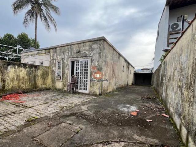 Terreno à venda na média de 400 metros da praia Escritura de Posse
