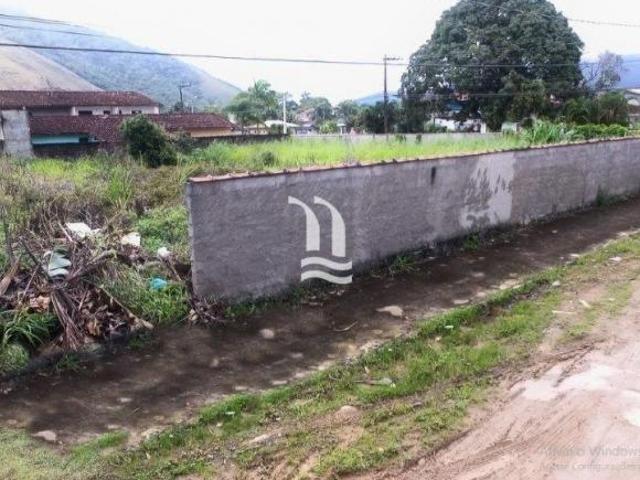 Terreno à venda na Praia da Maranduba