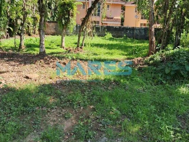 Terreno à venda na praia de Cambury