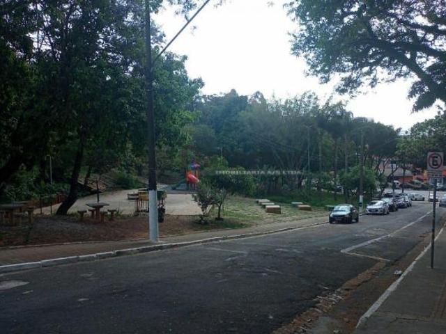 Terreno à venda na Vila Sônia com 427m²