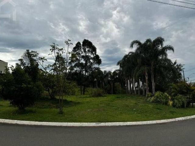Terreno à venda nas Colinas de Inhandjara