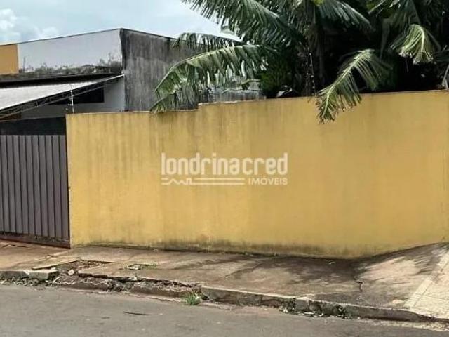 Terreno à venda próximo à Avenida São João em Londrina com 279 m² e edícula em construção