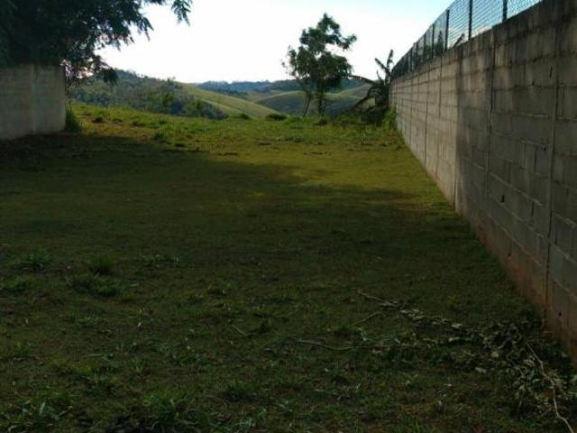 Terreno alto padrão