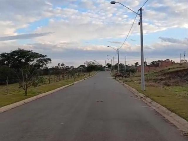 Terreno amplo, ótima localização