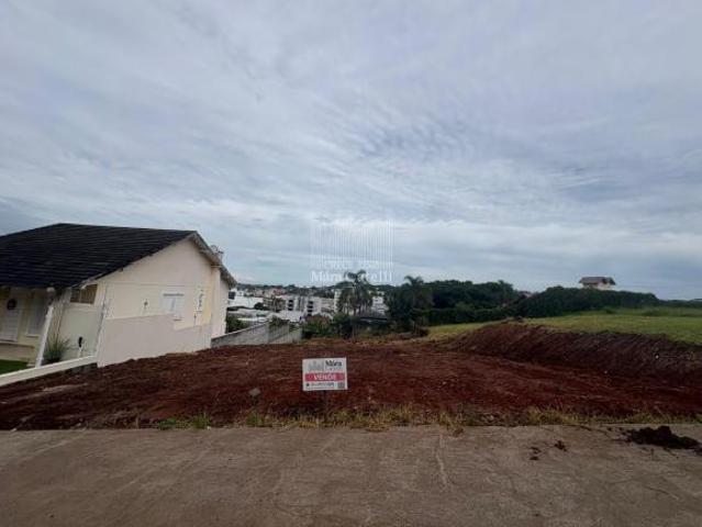 Terreno amplo, alto e com linda vista
