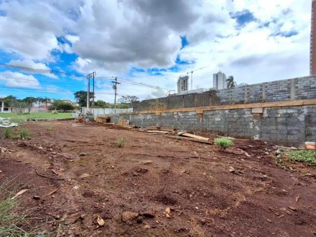 Terreno amplo com 300,00 m² no bairro Jardim Botânico Ribeirão Preto/SP