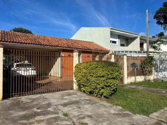 Terreno amplo com casa averbada no Capão Raso – 379,50 m² de terreno e 126 m² de área construída