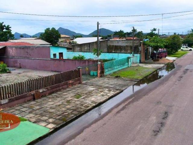 Terreno Amplo com Casa