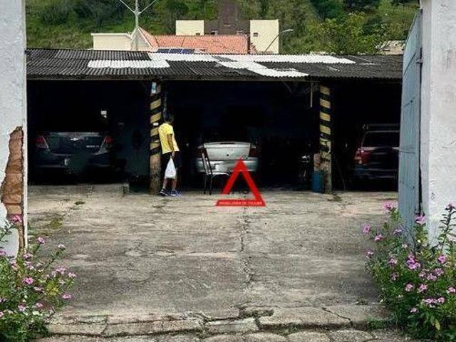 Terreno amplo com galpão com ótima localização no bairro Porto Velho em Itajubá/MG