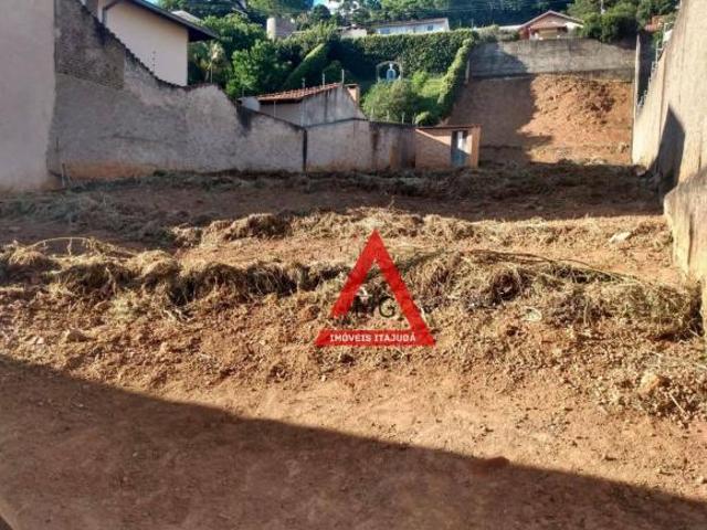 TERRENO AMPLO, com ótima localização no loteamento Chácara das Moças II no bairro Morro Chic em Itaj