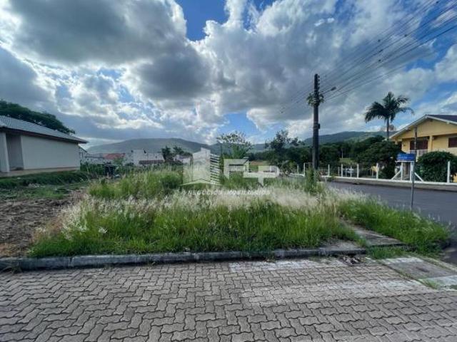 TERRENO AMPLO DE ESQUINA NO BAIRRO MATIEL