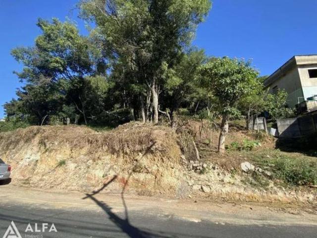 Terreno amplo de 600 m² no Bairro Boa Morte
