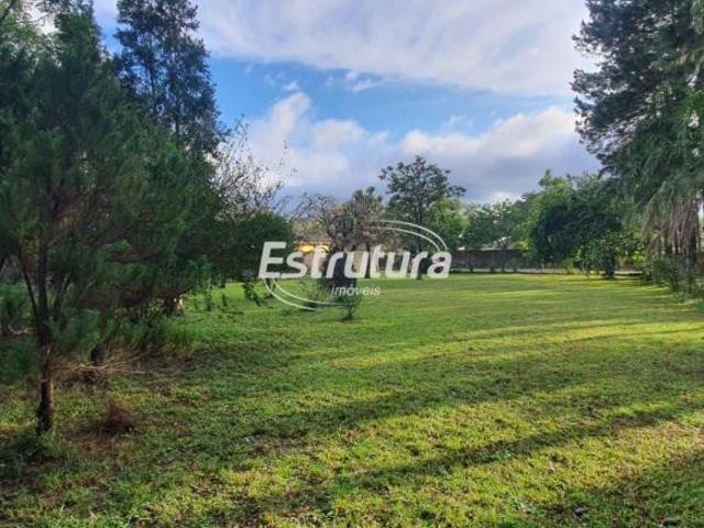 Terreno amplo para sua casa alto padrão em Santa Maria!